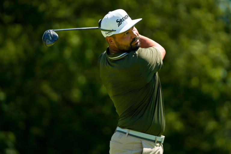 Who is leading the Memorial Tournament PGA Tour event in first round?