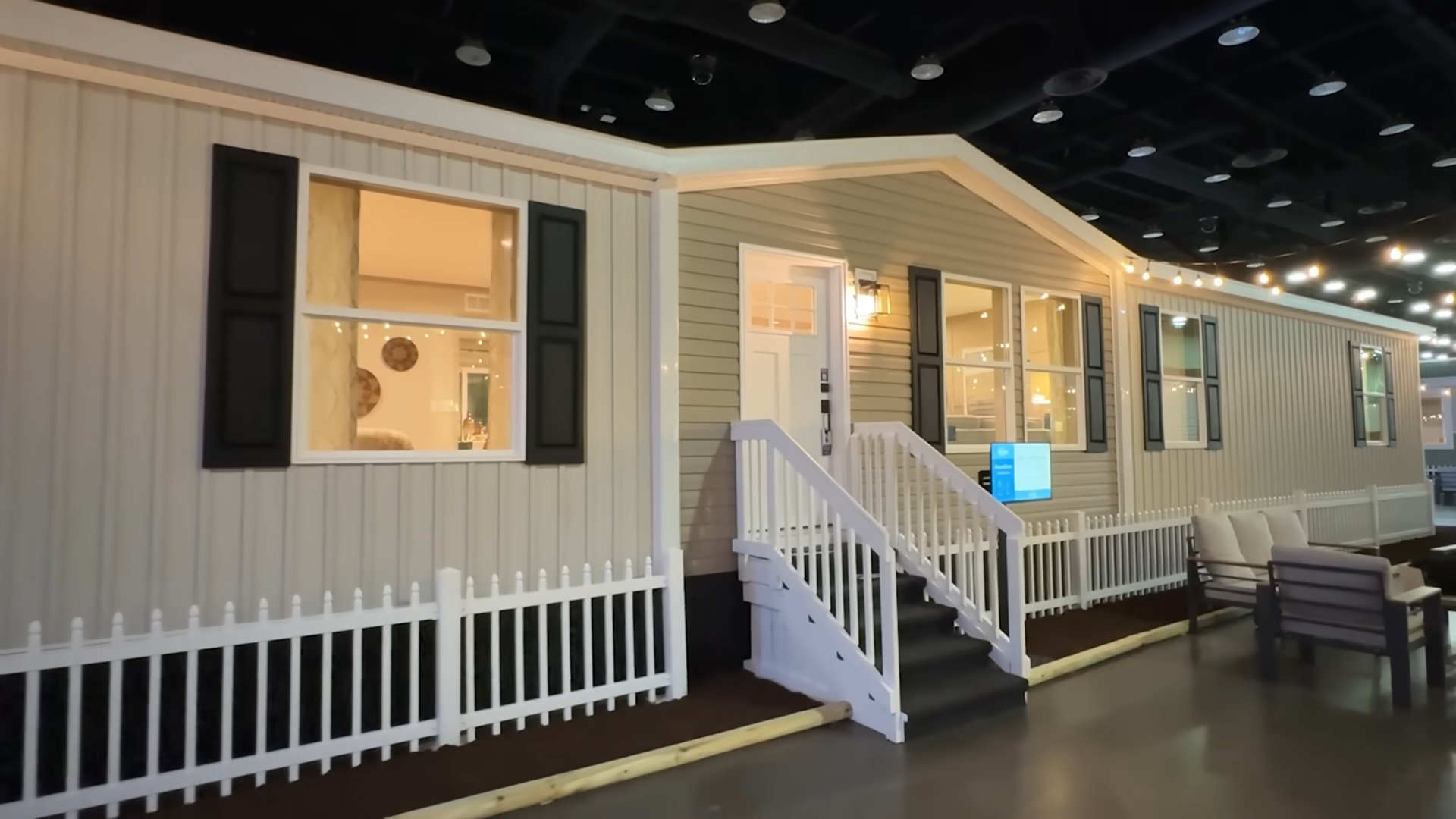 Affordable 4-bedroom mobile home tour