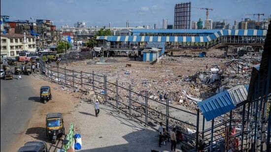 Fortnight after demolition, 50% of Garib Nagar barricaded