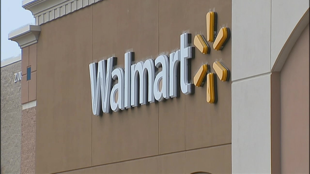 Man accidentally shoots himself in groin while shopping at Florida ...