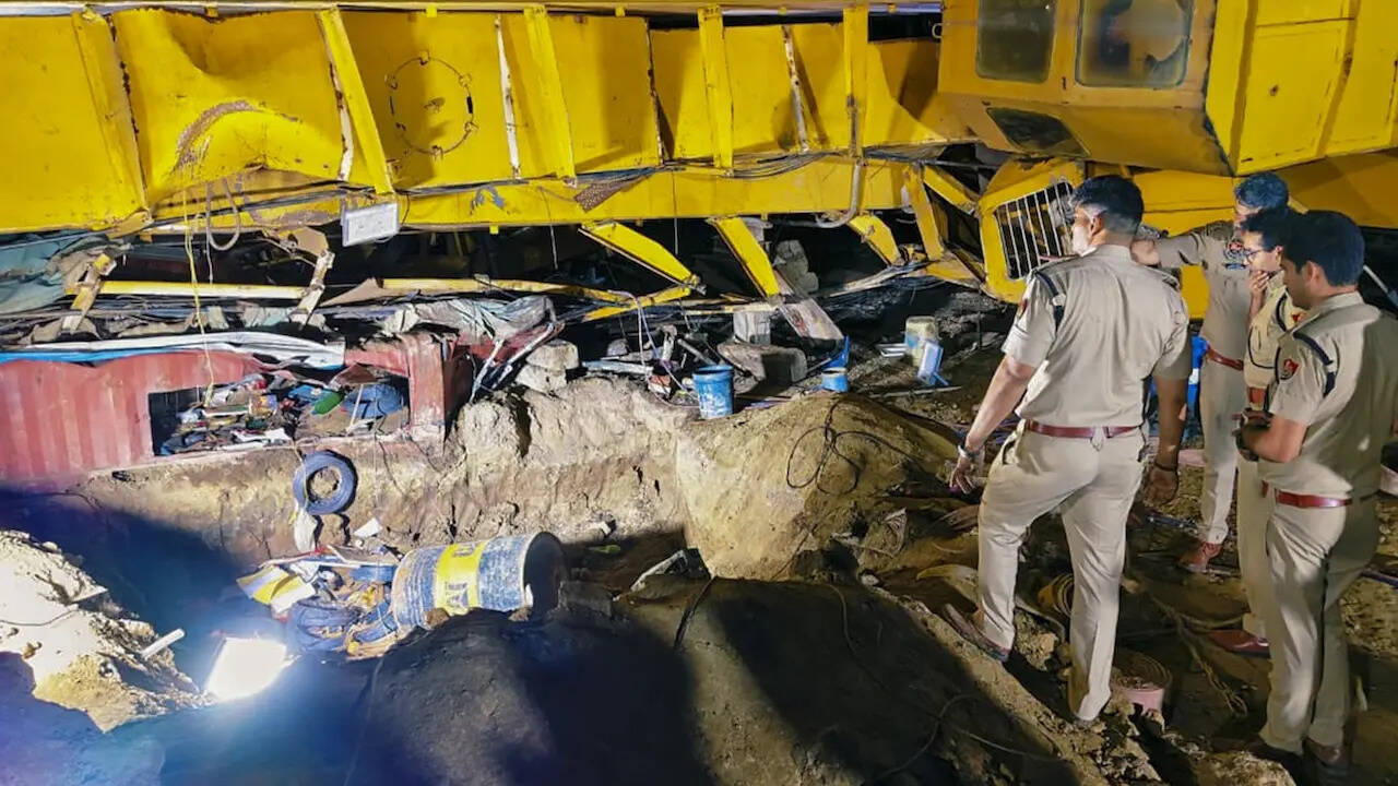 Crane collapses at Jewar flyover construction site, at least 3 dead