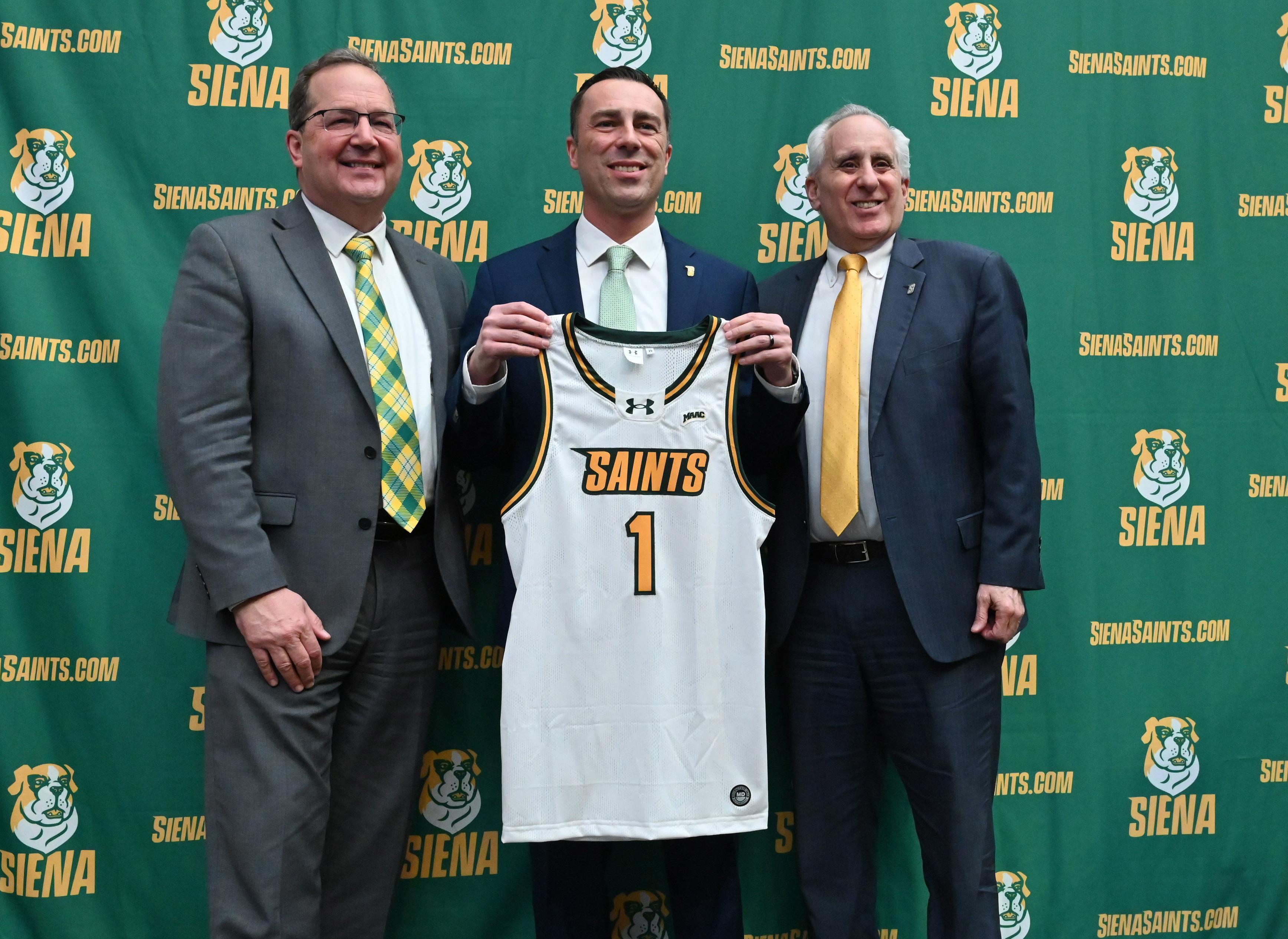 MAAC check-in: Siena coach Nevada Smith talks roster, process, & more