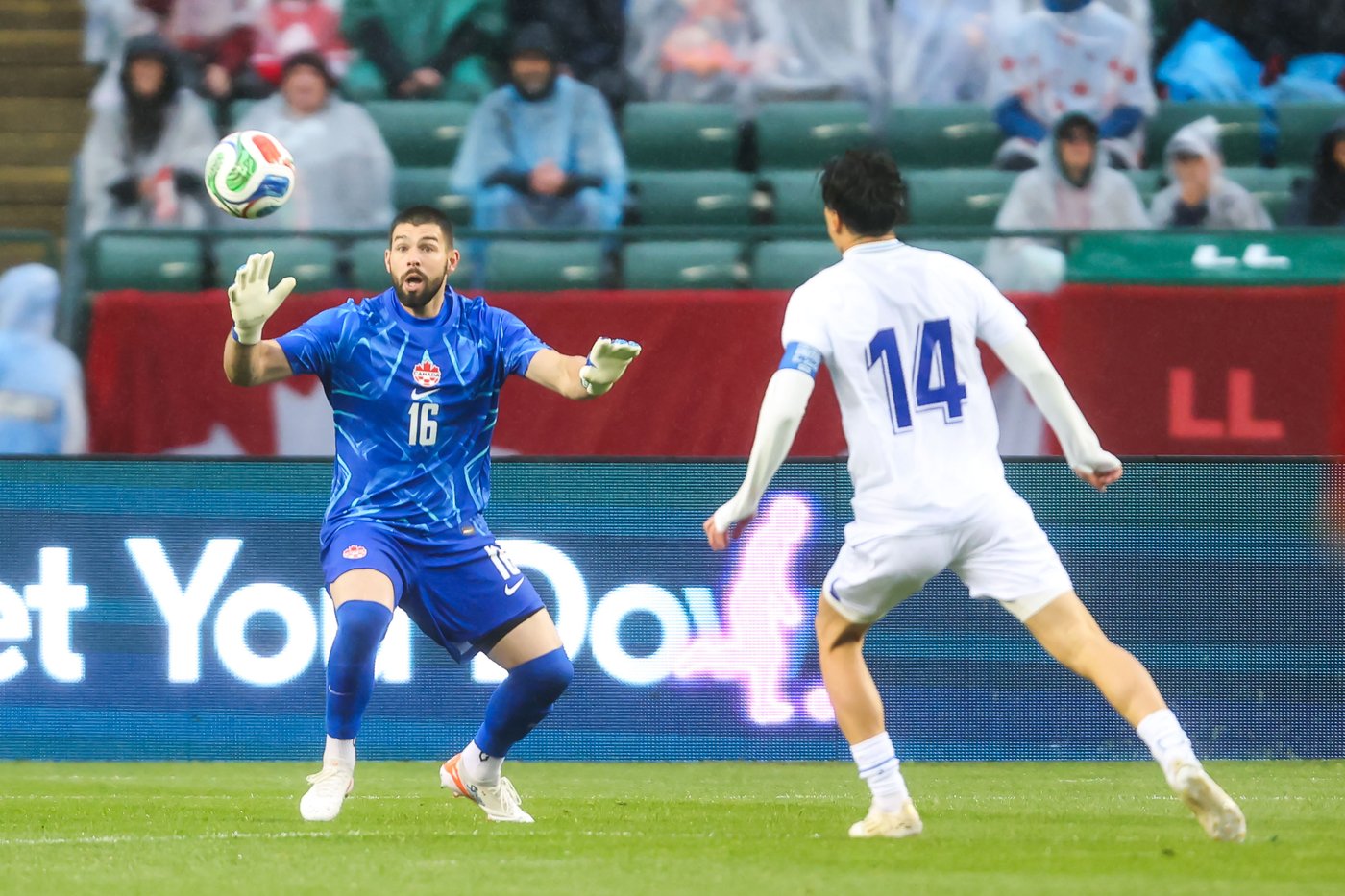 Maxime Crépeau named Canada's starting goalkeeper for World Cup