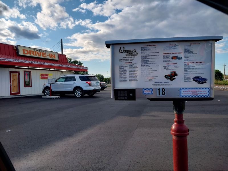 This old-timey diner in Minnesota draws burger lovers from every corner ...