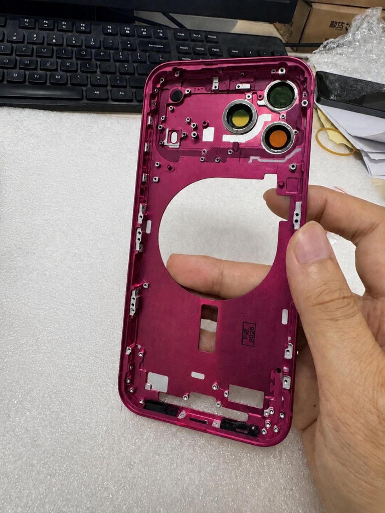Alleged iPhone 18 Pro chassis leak reveals new color options