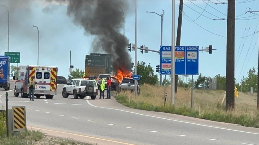 Car fire off I-25 Fillmore exit in Colorado Springs quickly put out: CSFD
