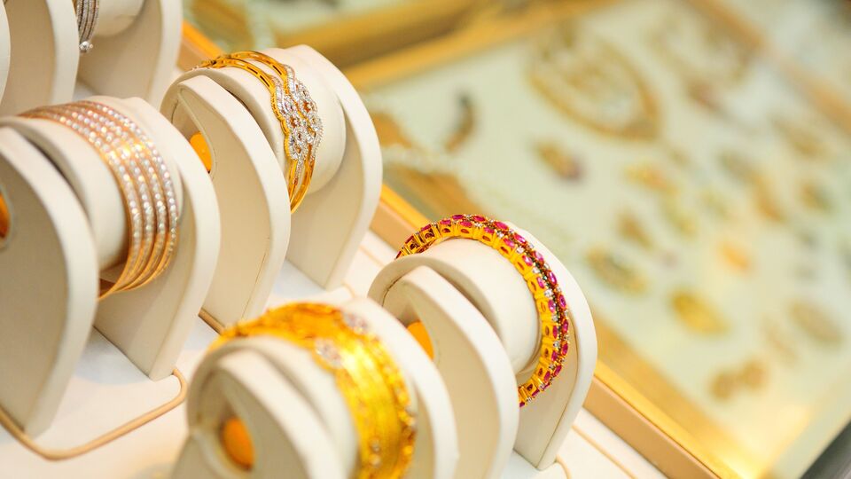 Gold rate today: MCX gold price falls below ₹1.59 lakh per 10 grams ...