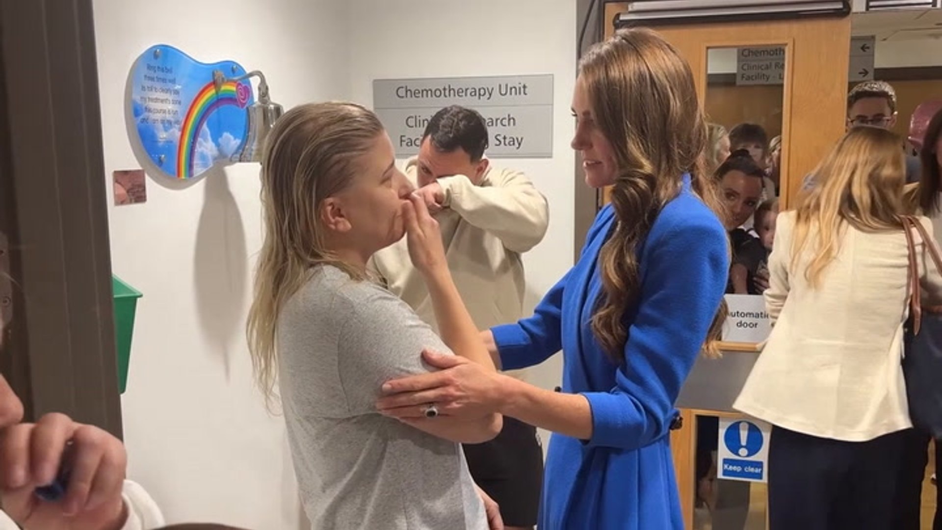 Kate shares poignant moment with young mother completing cancer ...