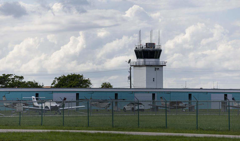 Plane struggled to take off days before Broward crash, student pilot says