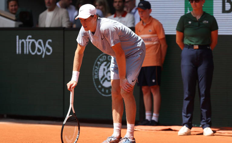 Andre Agassi cuestiona a Jannik Sinner tras su fea presentación en ...