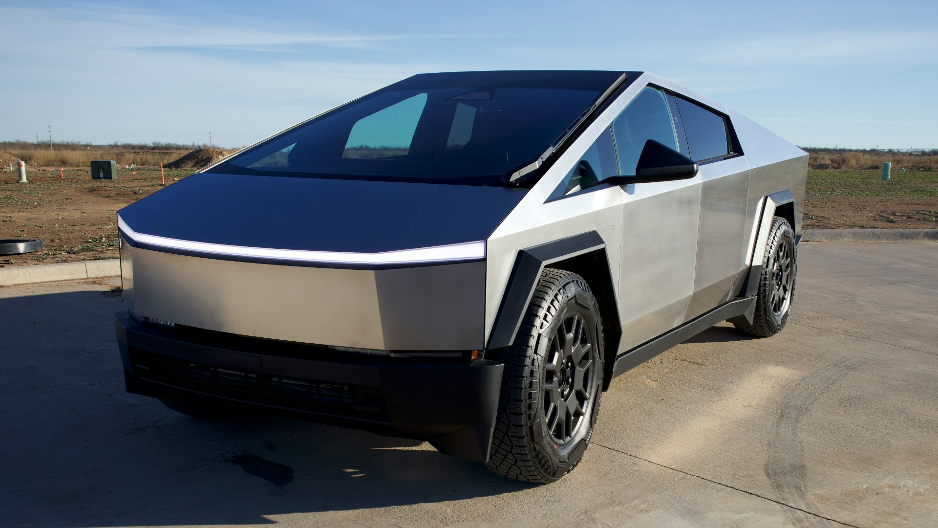 10 overhyped cars that disappointed everyone & 10 that lived up to it