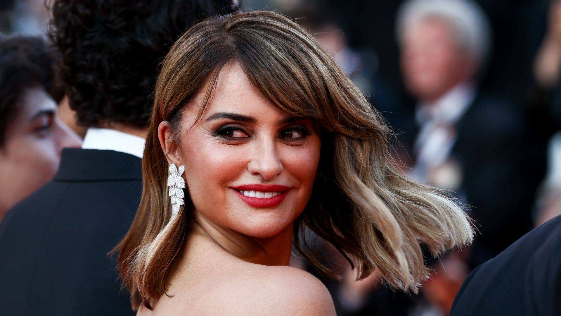 Penélope Cruz's blonde bombshell transformation is the ultimate summer ...