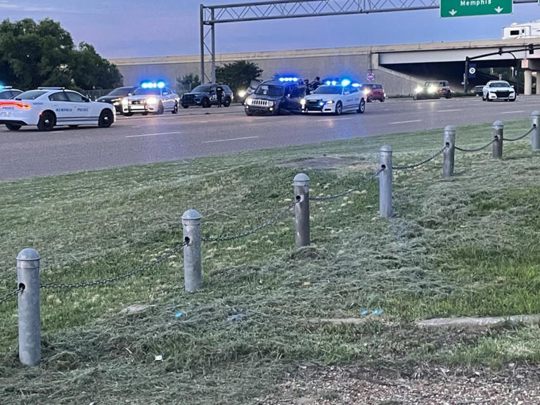 Police chase ends with crash, 6 arrested in MS