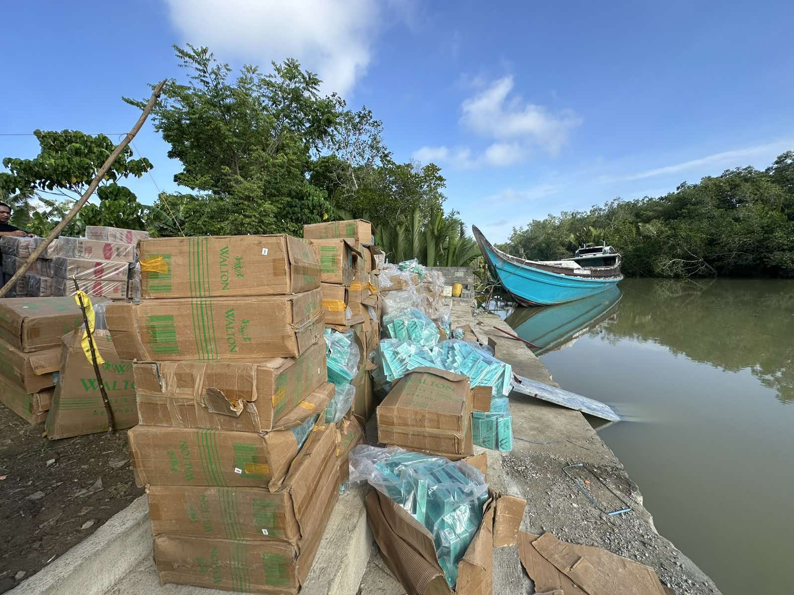 P22.5-M 'smuggled' cigarettes seized; 8 arrested in Davao del Norte