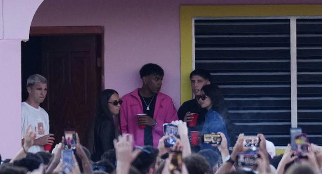 Cómo es La Casita de Bad Bunny por dentro y quién entra: barra libre ...