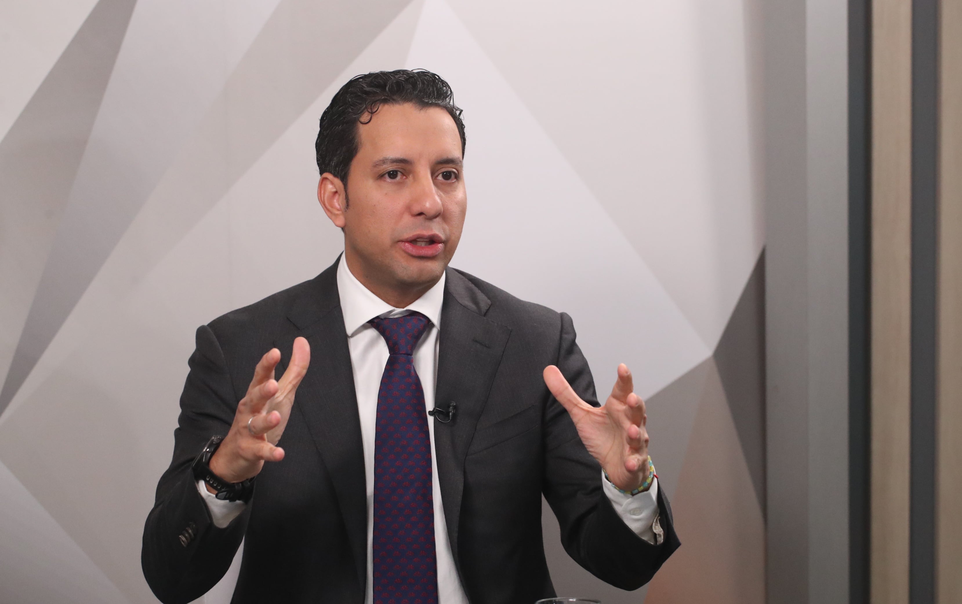Proyecto impulsado por el congresista Julián López se convierte en ley ...