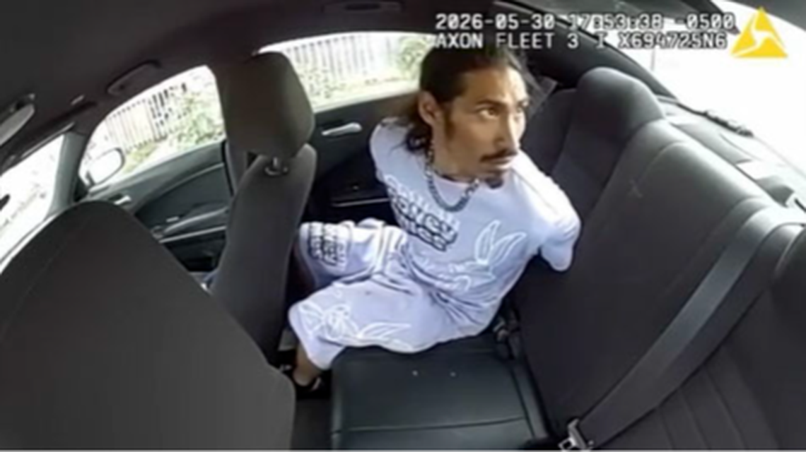Watch: Suspect escapes handcuffs, drives off with officer in back of ...