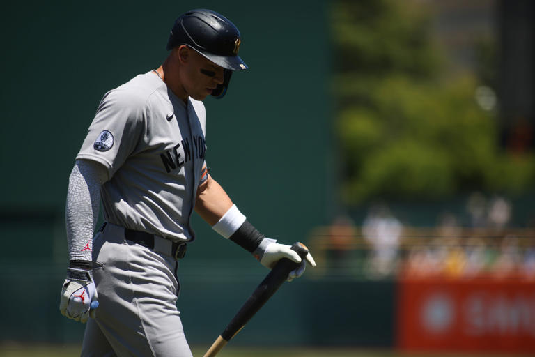Yankees star Aaron Judge sidelined indefinitely with a rib stress fracture