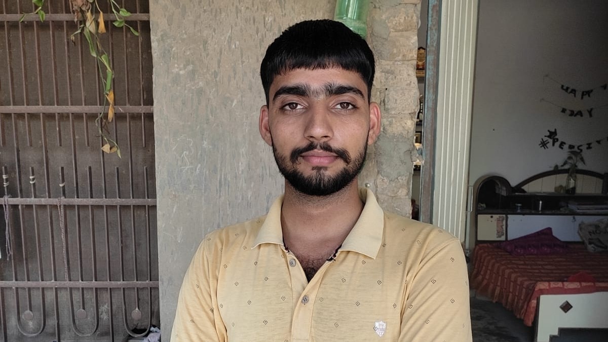 E-rickshaw driver's son set to become first IITian from Rajasthan village