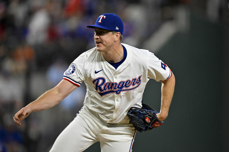 Rangers re-sign Josh Sborz to minor league deal