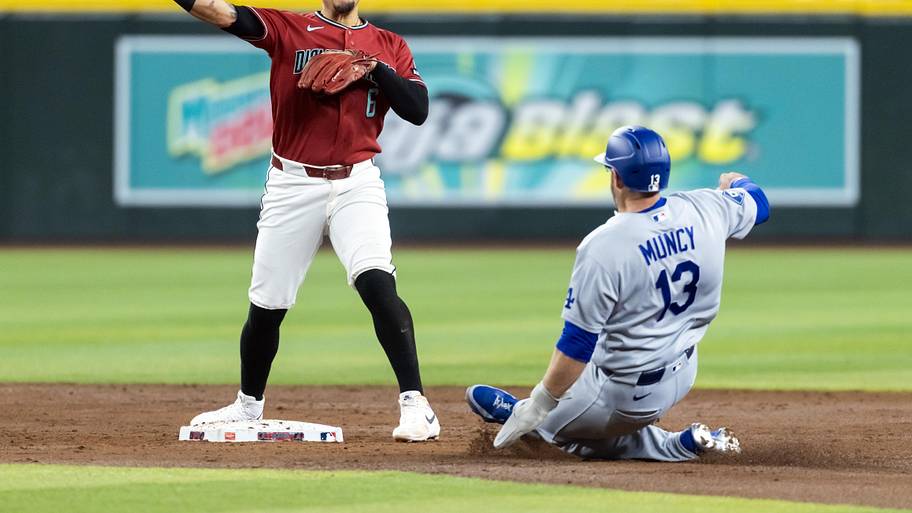 Dodgers announce Max Muncy injury update after scary collision