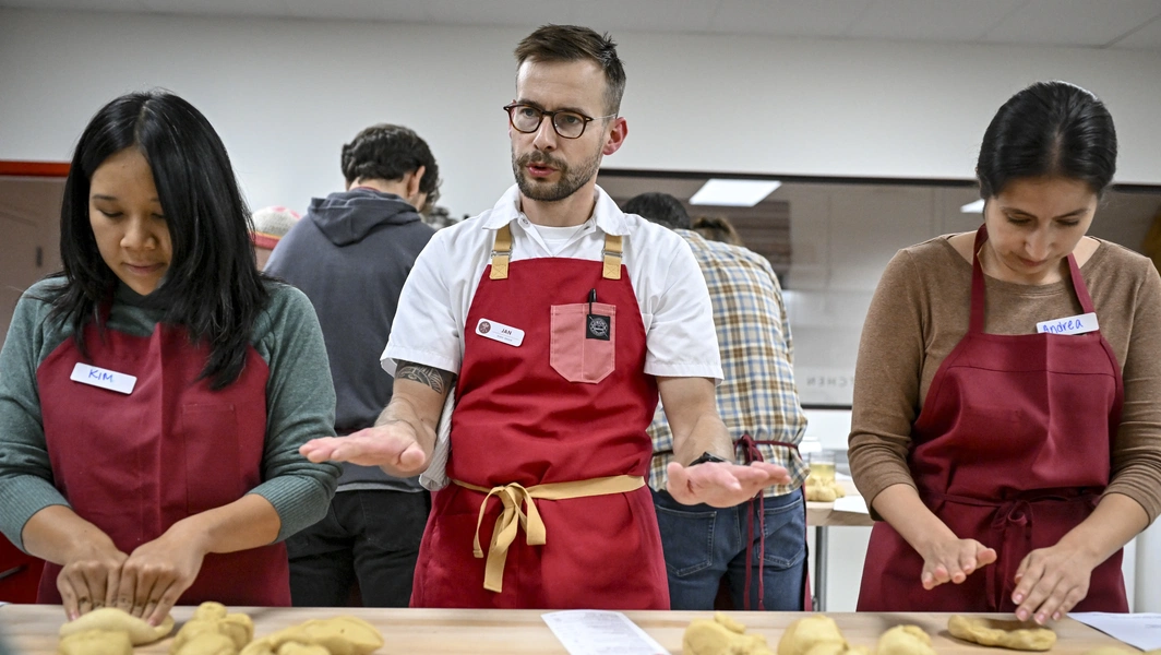Cooking together as a bridge between cultures