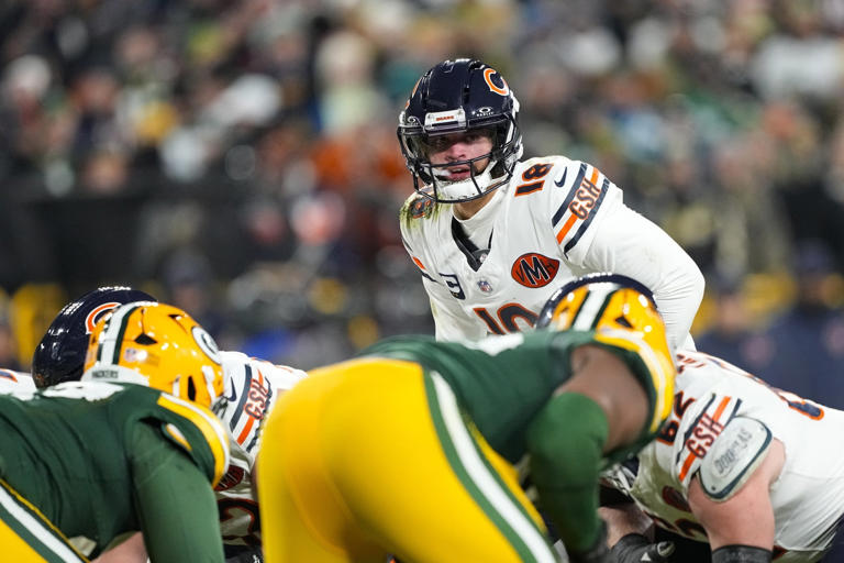 Caleb Williams’ savage Packers message on autographed trading card