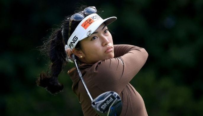 Big-hitting Pagdanganan grinds out gritty 70, stays in US Women’s Open hunt