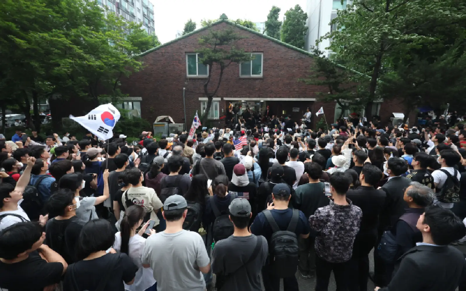 South Korean riot police clear protesters after ballot shortage blockade