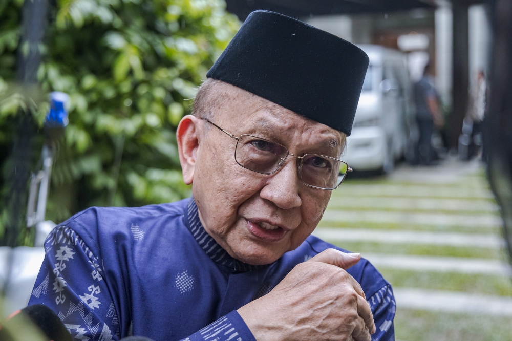 Blocked in Tampin, proclaimed in Melaka: Rais Yatim says Negeri ...