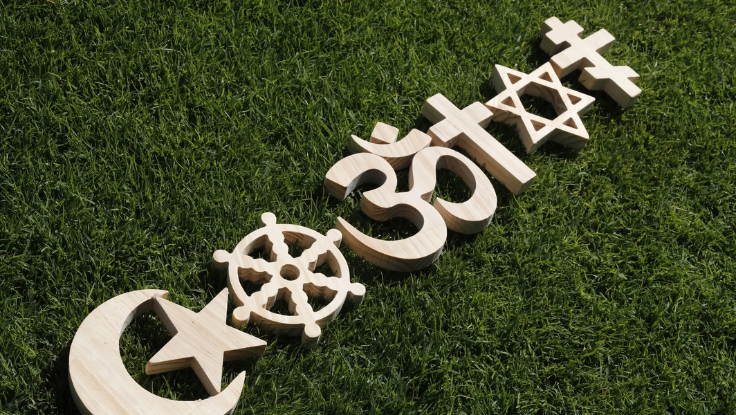 Major world religions and their global reach in 2026