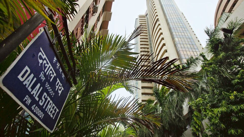 Stock market today: Sensex climbs 300 points, Nifty Bank at day's high ...