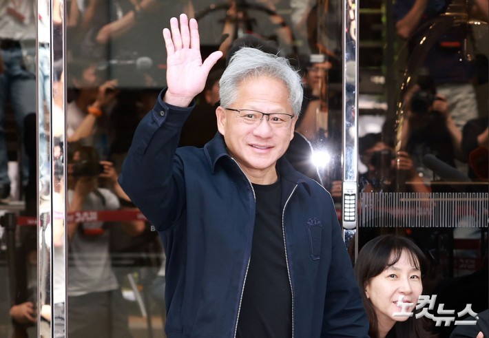 젠슨 황, '깐부 회동' 후 7개월 만에 방한