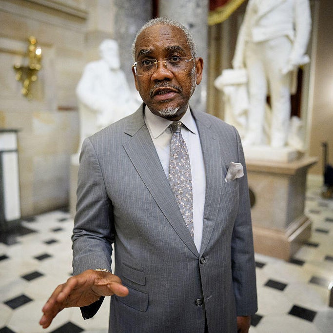 House approves new Ukraine aid as over a dozen Republicans defect