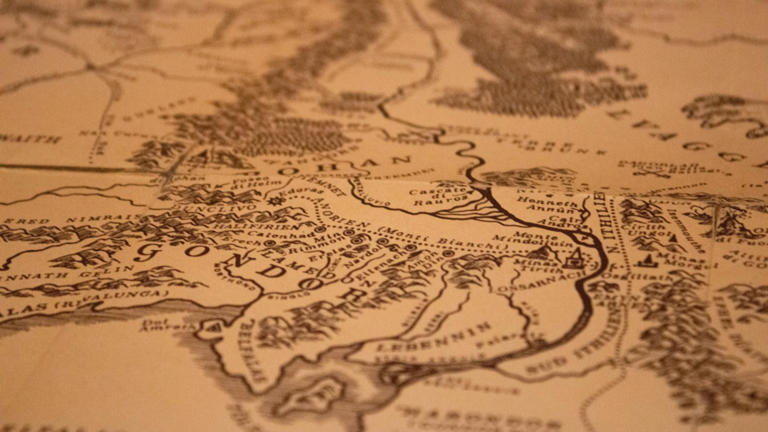 The strange power of fictional maps