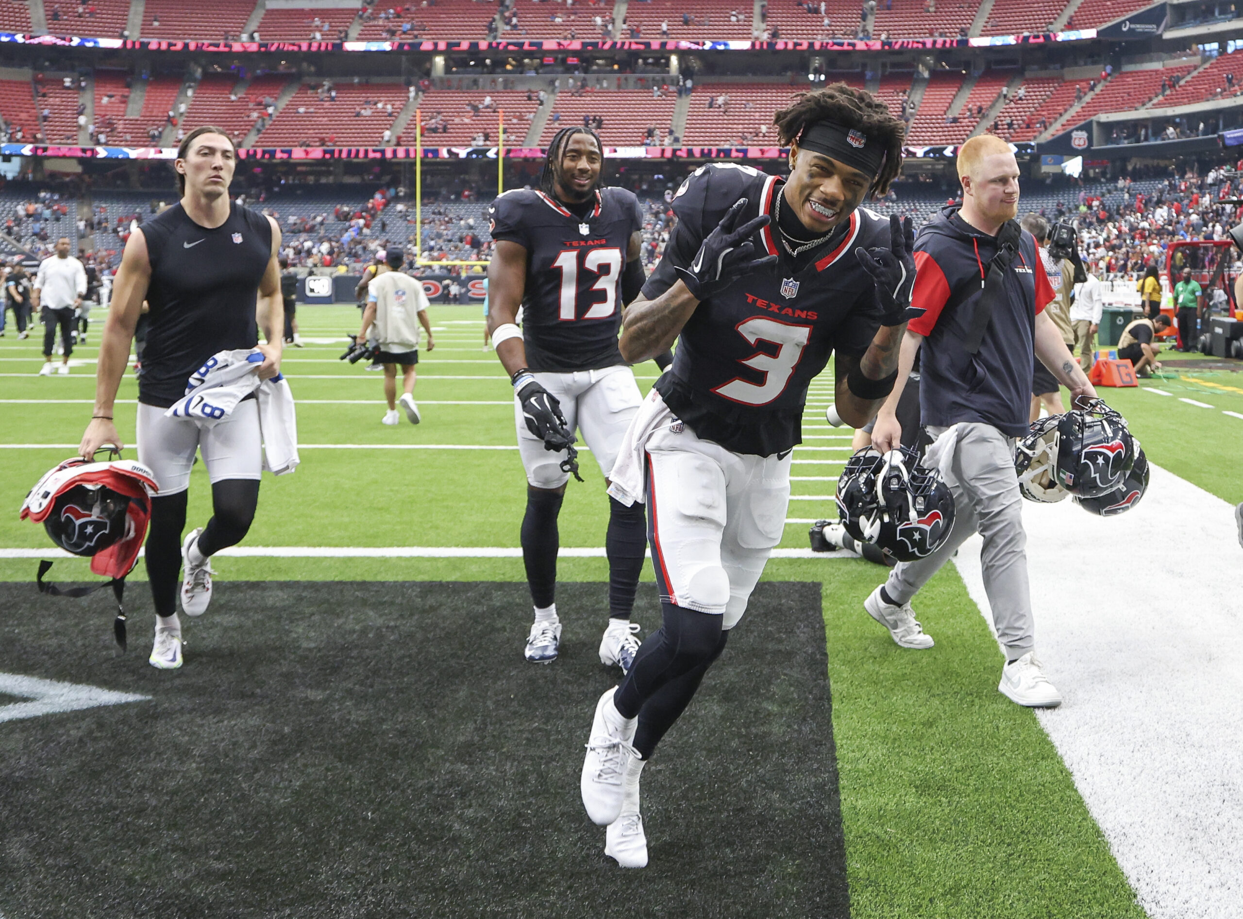 Houston Texans star takes massive step in recovery from gruesome injury