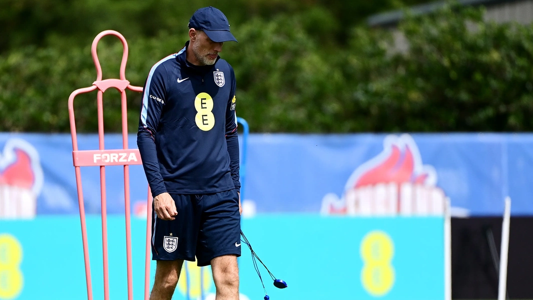 England arrive in Florida amid World Cup squad debate