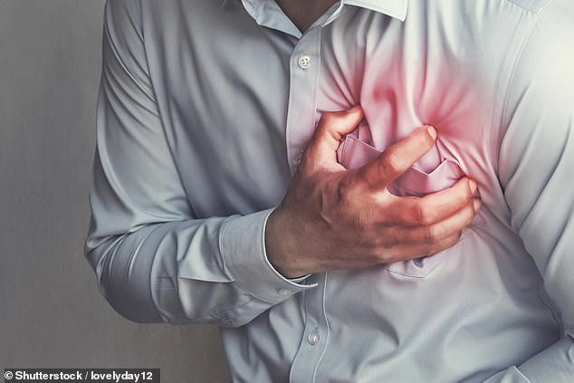 How a mother and daughter saved a footy umpire who suffered heart ...