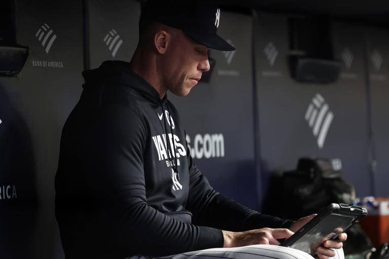 Yankees star Aaron Judge sidelined indefinitely with a rib stress fracture