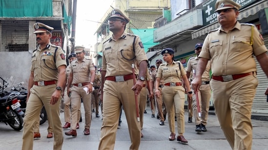Head injury, slit wrists: DU professor found murdered in east Delhi ...