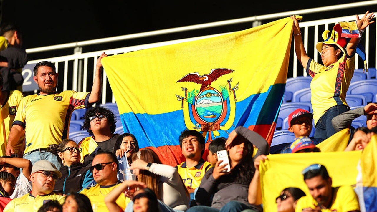 FIFA bans refillable water bottles from World Cup stadiums despite ...