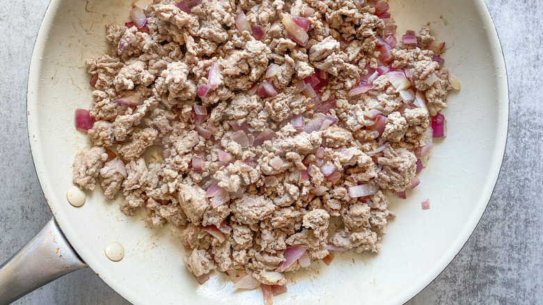 Ground turkey lettuce cups