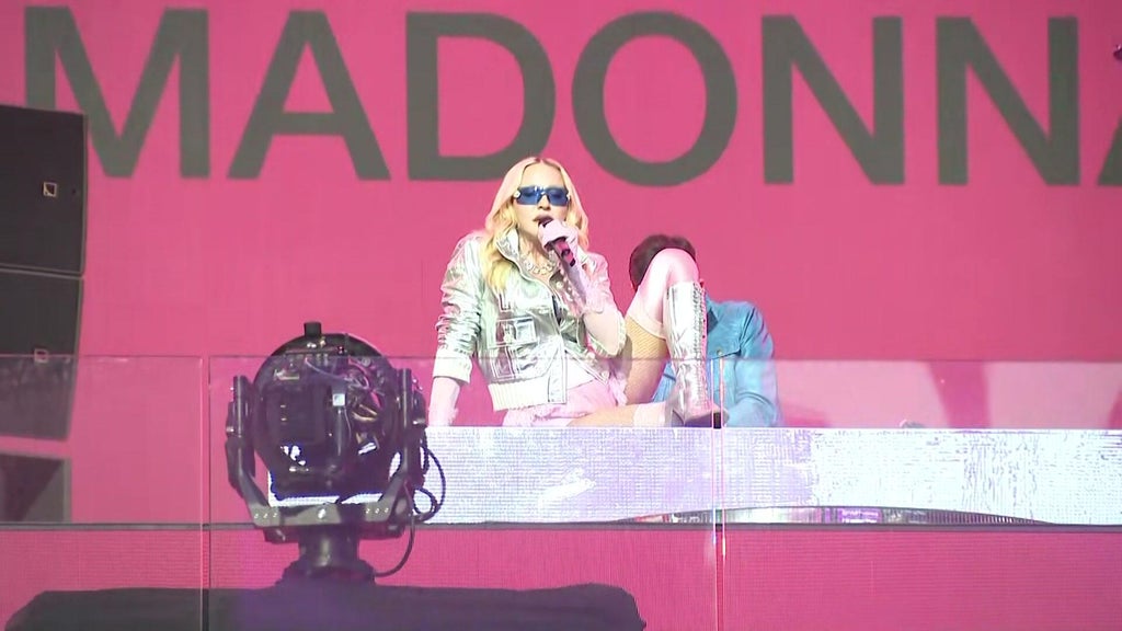 Madonna performs surprise concert in New York City's Times Square