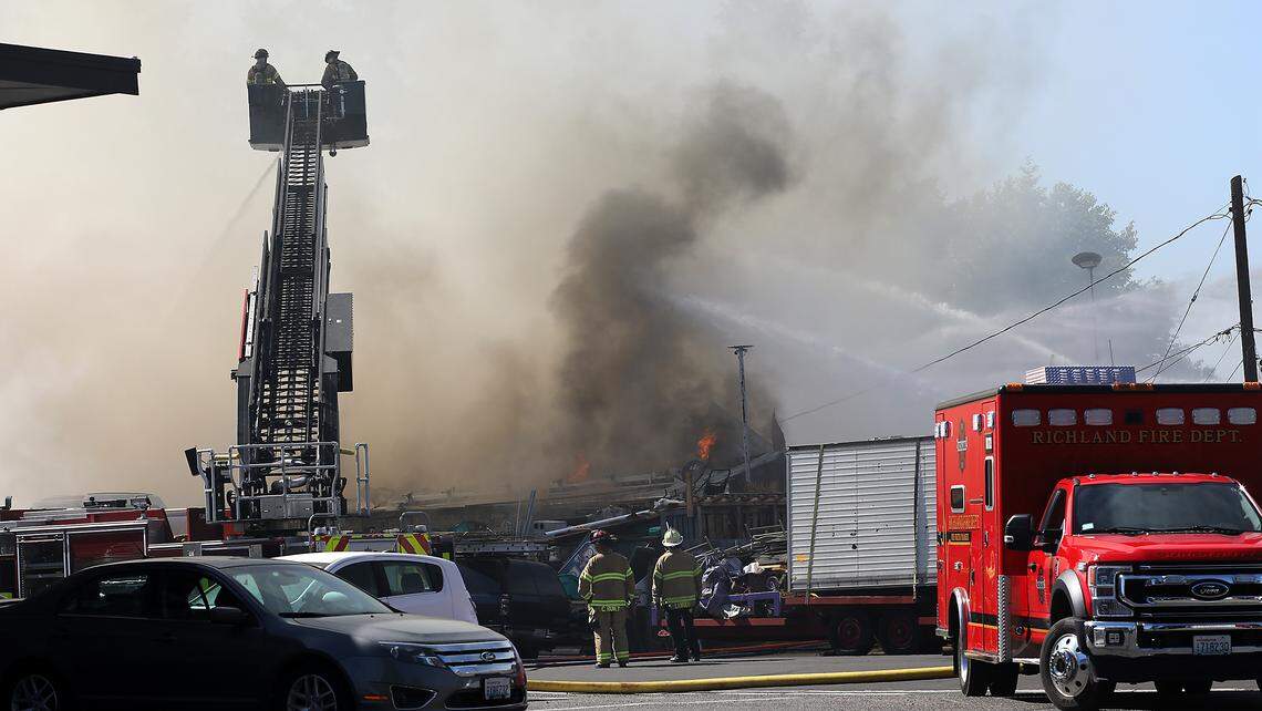2-alarm fire ignites at notorious Richland 'junkyard' house
