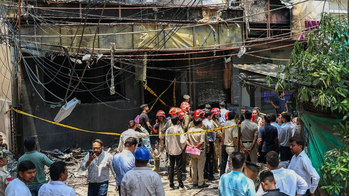 'Building was completely sealed': Delhi fire officer reveals design ...
