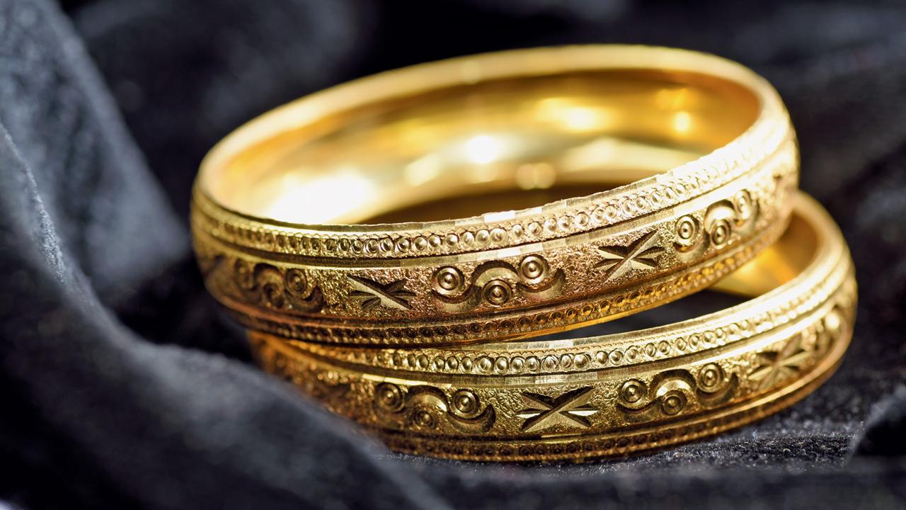 Police probe gold loan fraud involving fake ornaments used as collateral