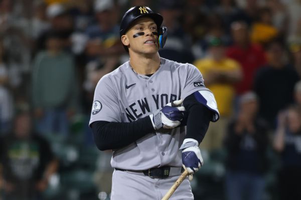 Aaron Judge out with stress fracture in rib on his right side