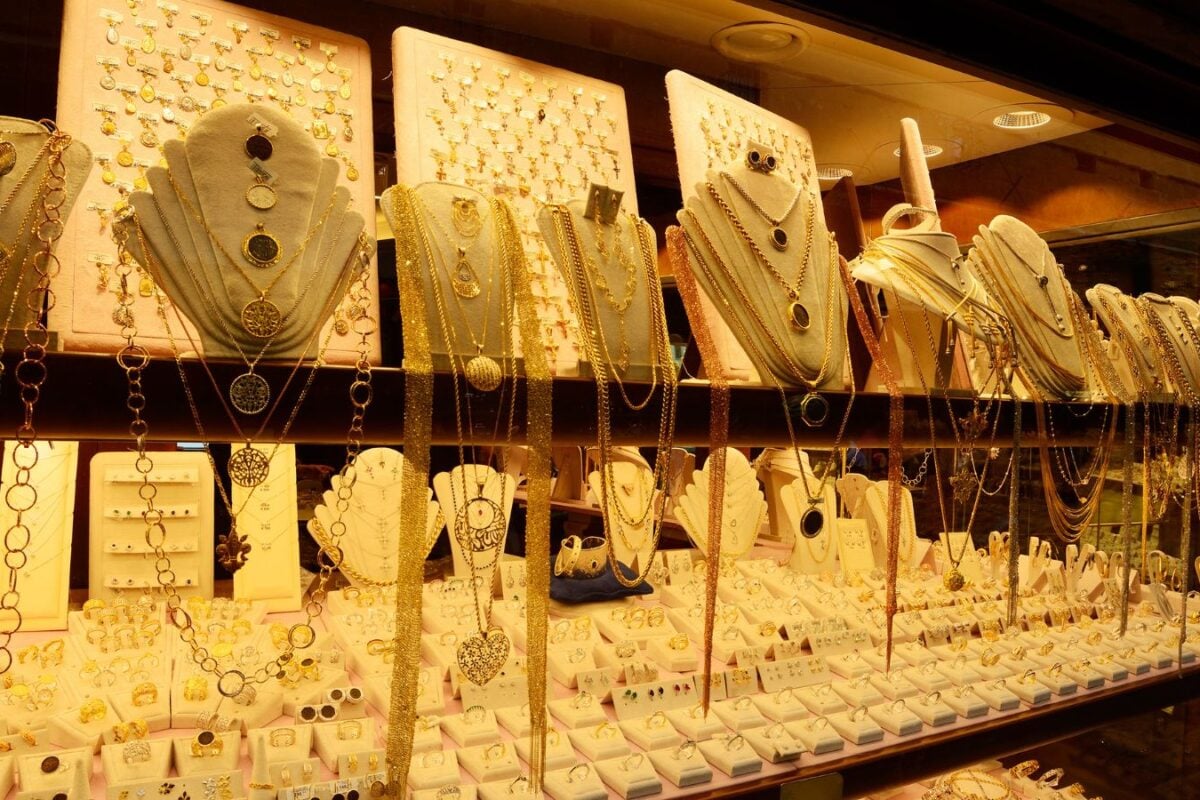 This Mumbai market moves billions using systems older than modern banking