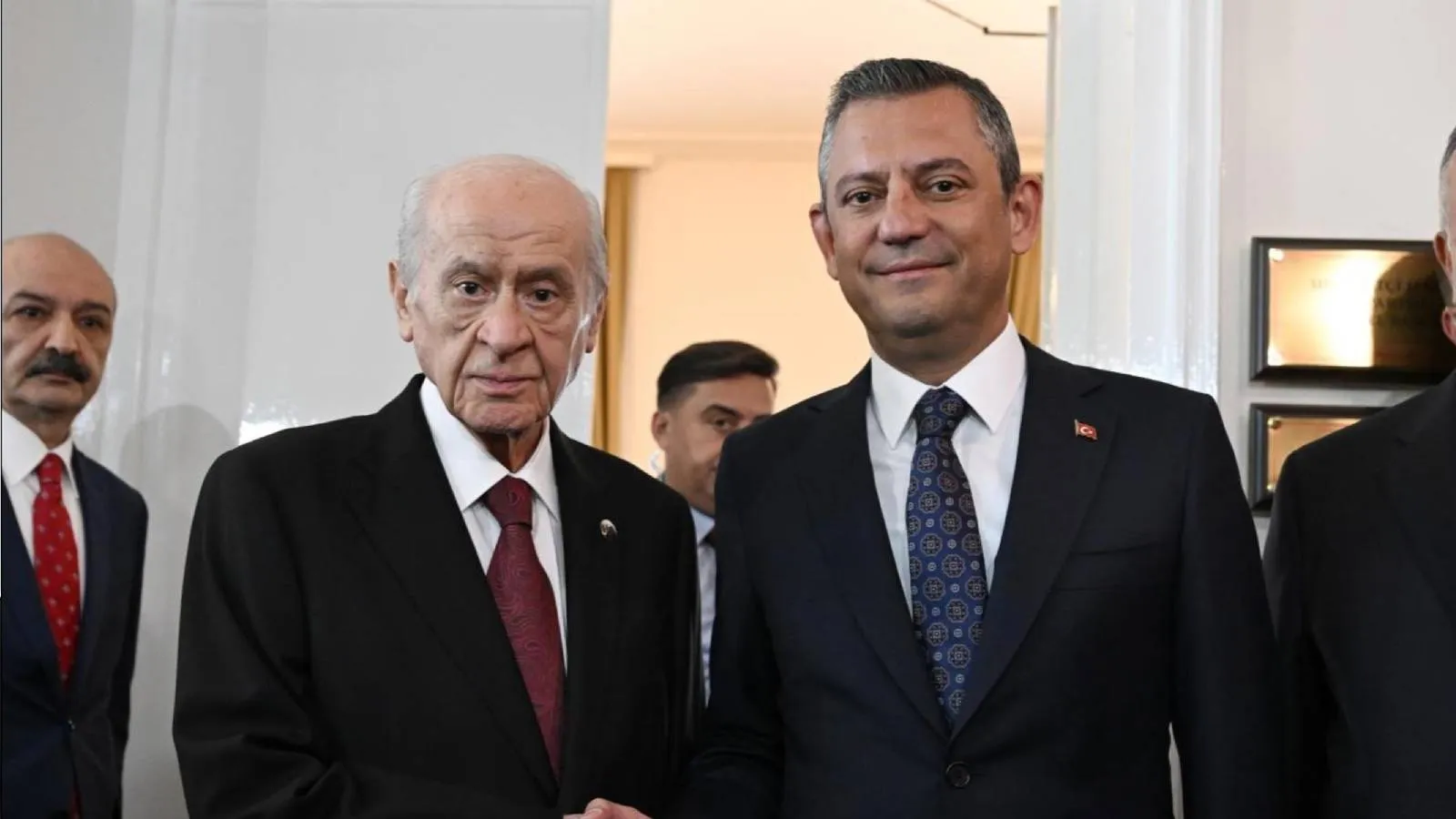 Cumhuriyet yazarı Pehlivan: Bir haftada ne oldu da Devlet Bahçeli’nin ...