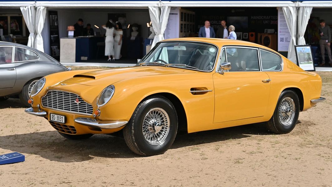 11 legendary British cars with V8 power